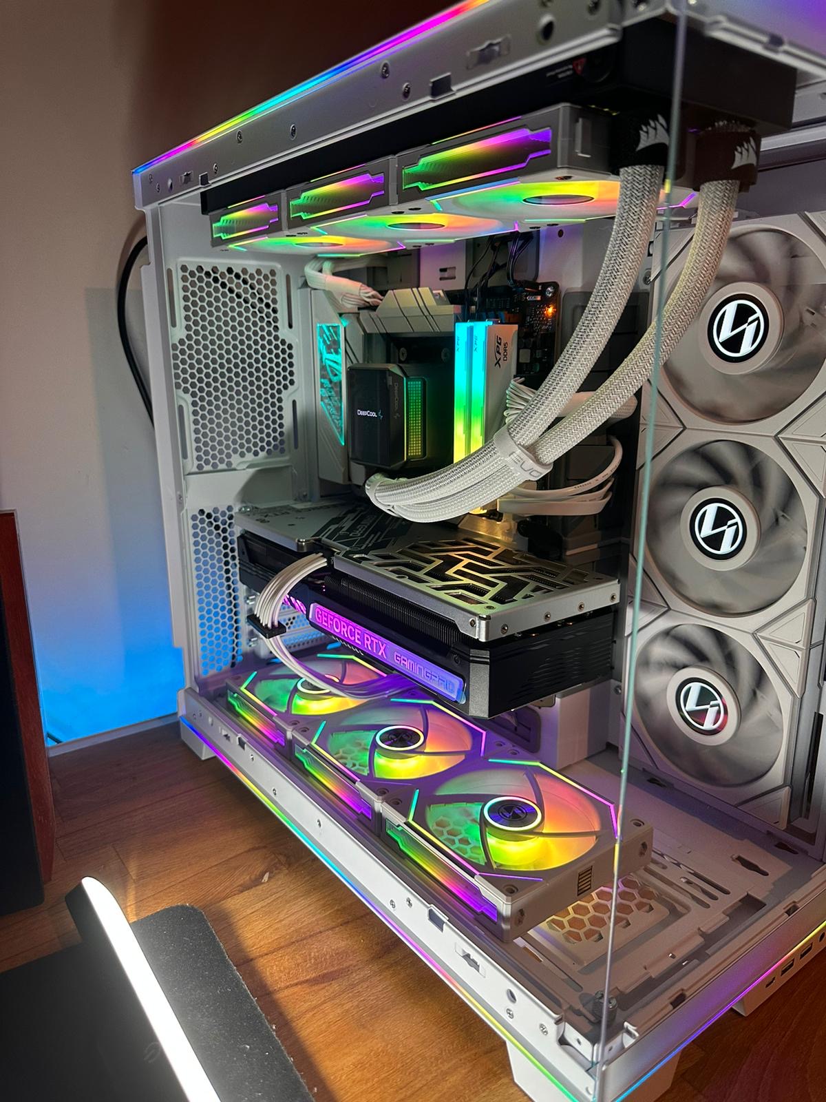 [SATILDI] Lian Li Evo Rgb Beyaz Kasa | DonanımHaber Forum